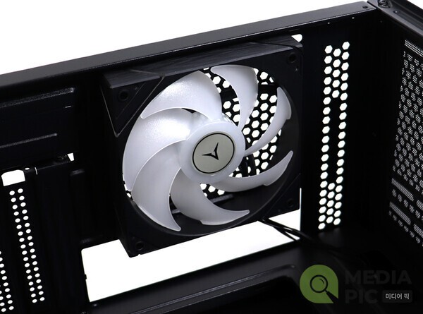 어항 케이스 시장 접수할 범고래의 등장 '앱코 UH40 킬러웨일 ARGB'